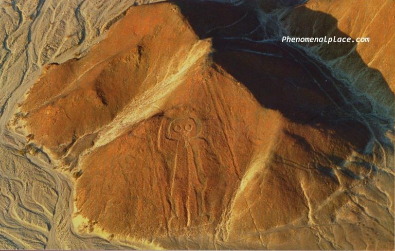 Aboriginal Australian pictographs known as Wandjina - Eix del Món